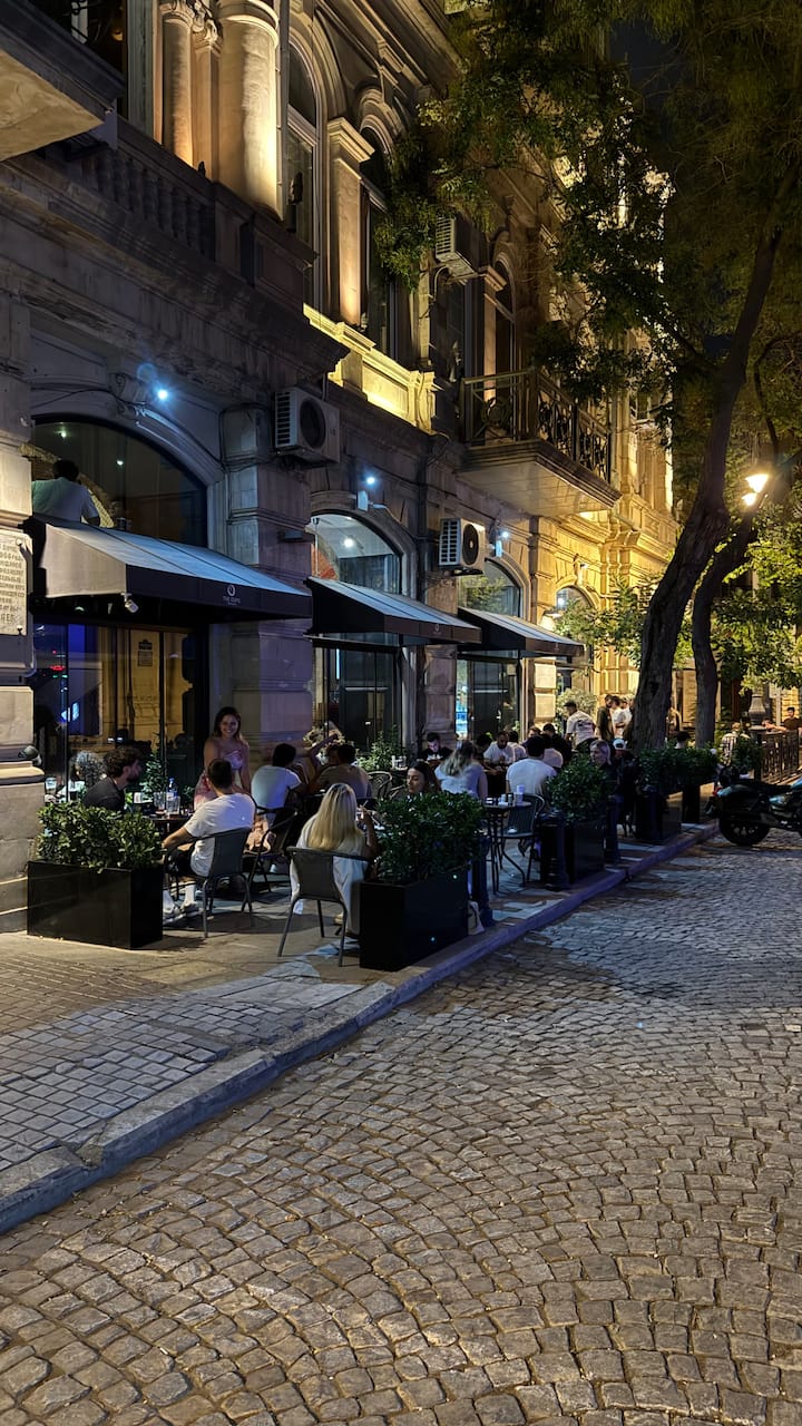 Nizami St. Next To Rolls-royce | Central Stay - 바쿠