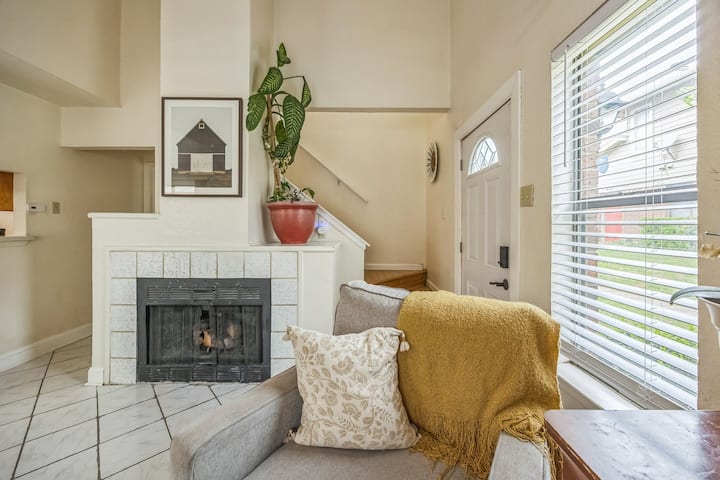 Carrollton 3br | Sleeps 6, Near Addison + Galleria - Carrollton, TX