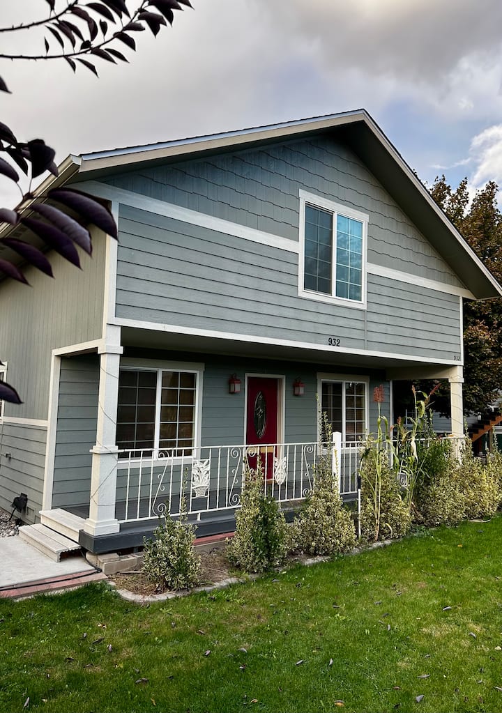 Spacious 3 Bedroom Home In The Heart Of Wenatchee - Wenatchee, WA