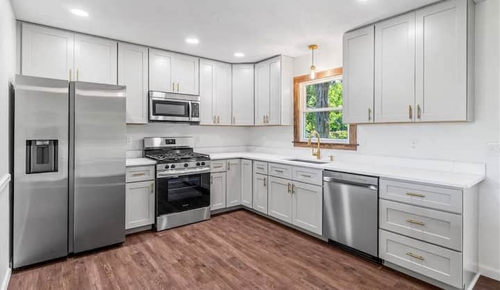 Minimalist Stay - Winston-Salem, NC