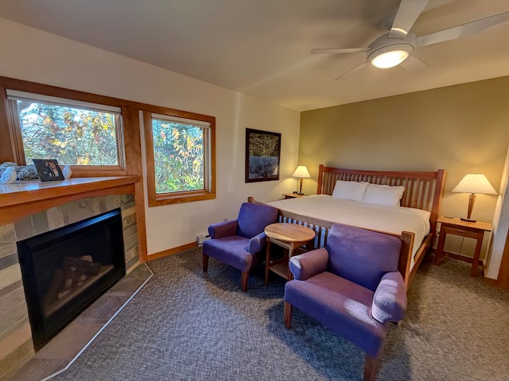 Hillside Lower King Guestroom - Lutsen, MN