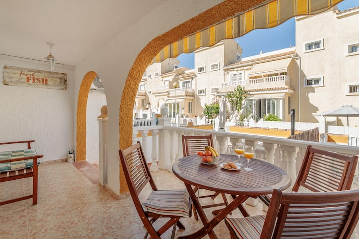 La Casita Amarilla - Santa Pola