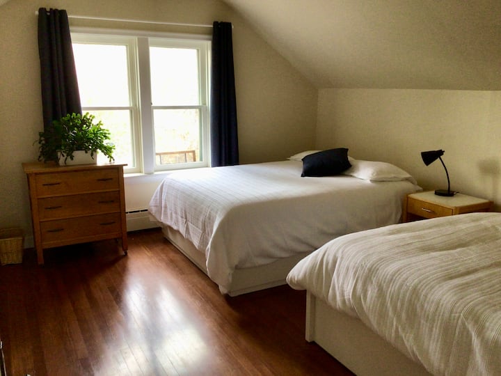 Mountain Colinn - Come Visit Today! - Jasper