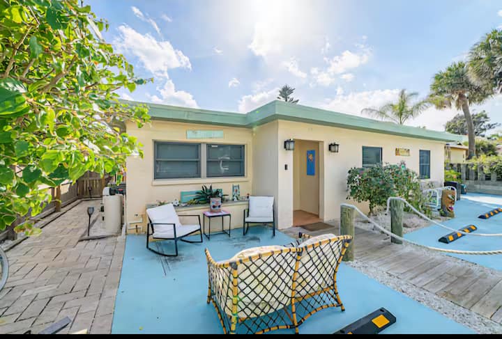 "Winslow" Rent The Entire Home
4 Units!- 16 Guest - Cocoa Beach