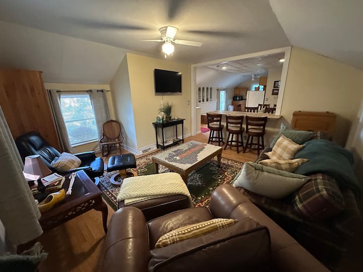 Cozy 2 Bdrm In Heart Of The Village - East Aurora, NY