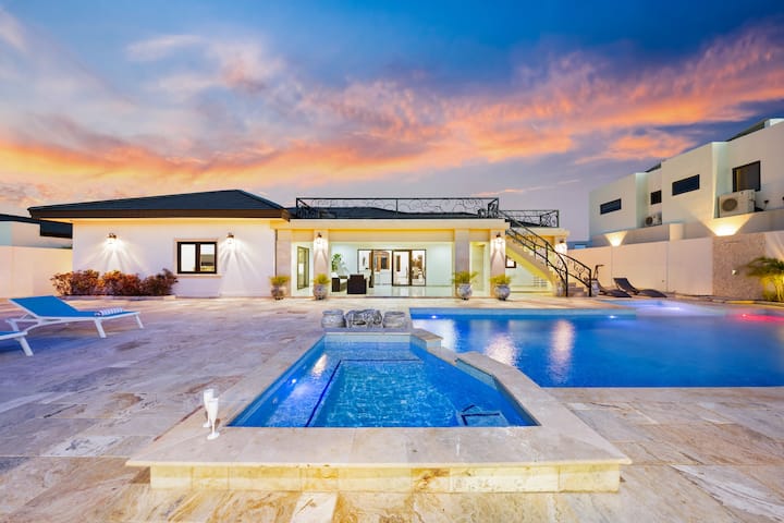 Stunning Luxury Pool Oasis|rooftop W/ Ocean Views - Aruba