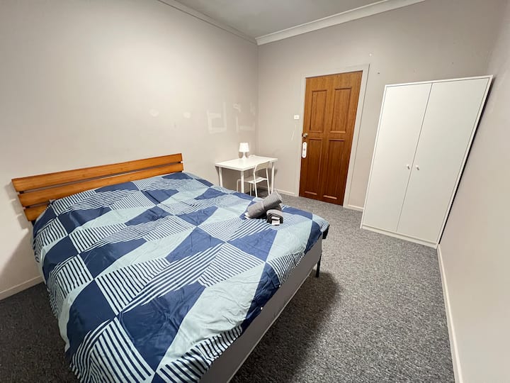 Private Room At Pendle Hill Train Station - Blacktown
