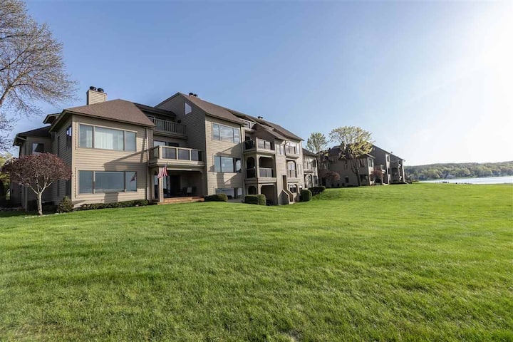 Boyne City Harborage Condo On Lake Charlevoix #66 - Boyne City, MI