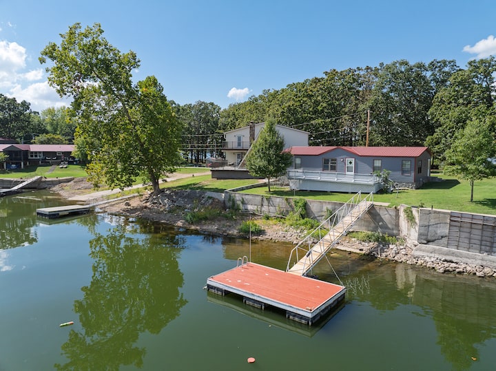 "Claassen Cottage On Grand Lake O' The Cherokees" - Grove, OK