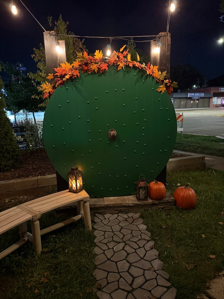 Cozy Apartment For Lovers Of Fantasy - Wauwatosa, WI