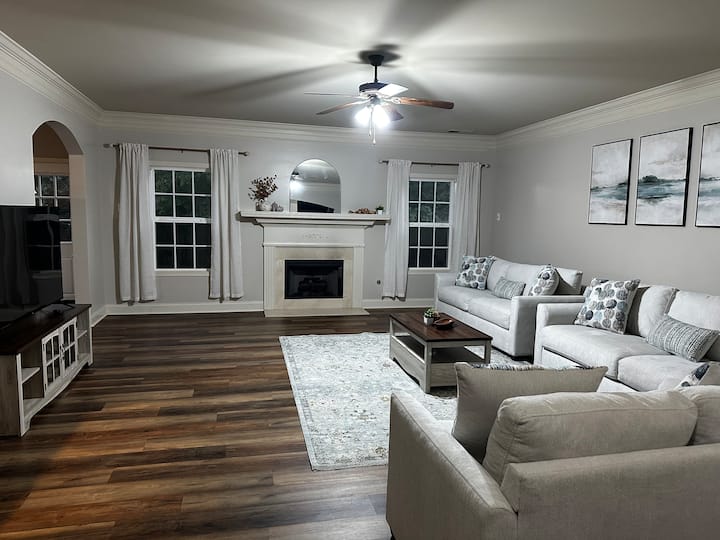 The Gathering House - Villa Rica, GA
