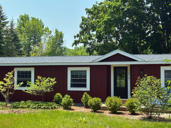 The Northern Nook - Glen Lake, MI