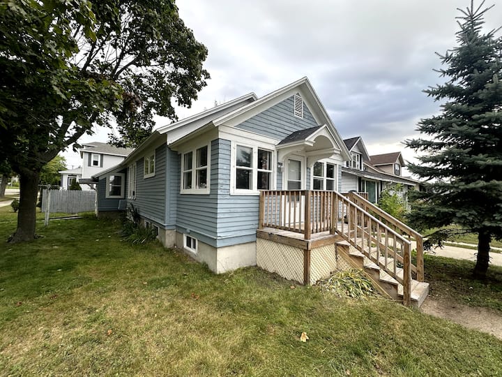 Blue Bird - Escanaba, MI