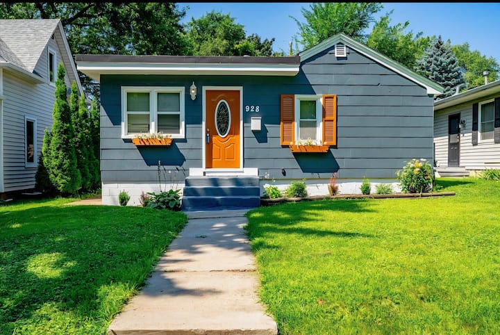 Coffee Cottage - Cottage Grove, MN