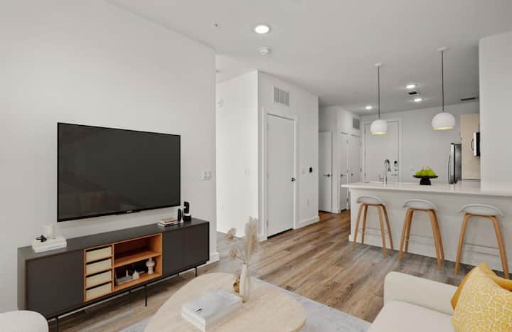 Modern Crestview Apt | Walk To Bars & Dining - Austin, TX