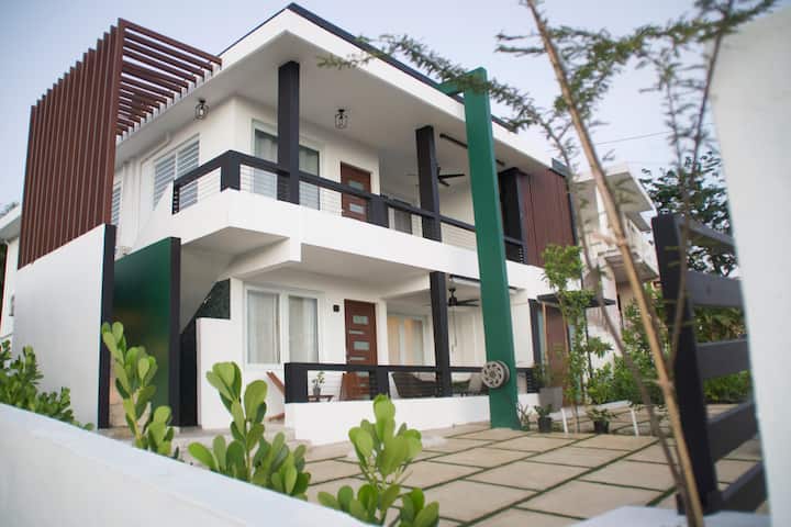 Casa Esmeralda Rincón Entire House. Best Location - Aguadilla