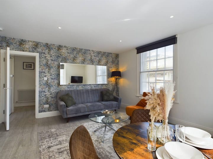 Modern Brighton Flat | Central Seafront 2 Bedrooms - Brighton Marina