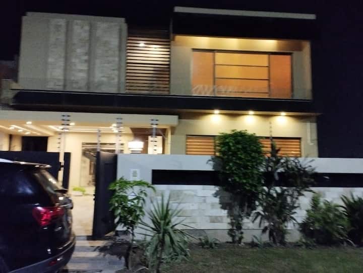 Modern Designer 5bed House Airport 3-mins Away - Lahore