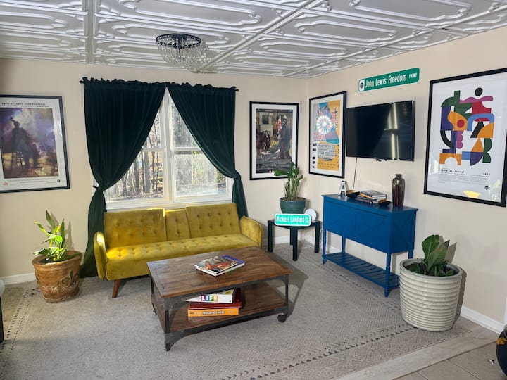 New Listing! Private Apt On 3 Acres+2 King Suites - Union City, GA