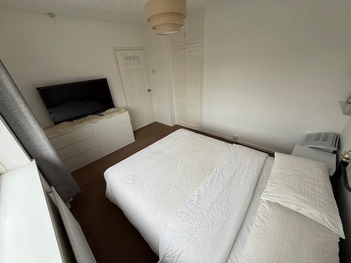 Slick 3 Bed House - Cardiff