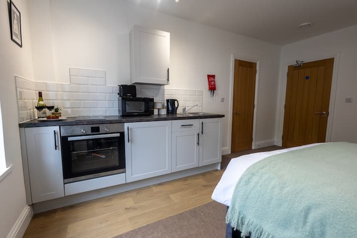 Luxury Cozy Self Contained Studio City Centre - Derby, UK