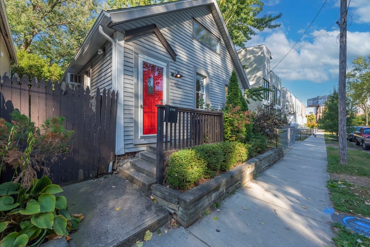 Duck Island Guest House - Cleveland, OH