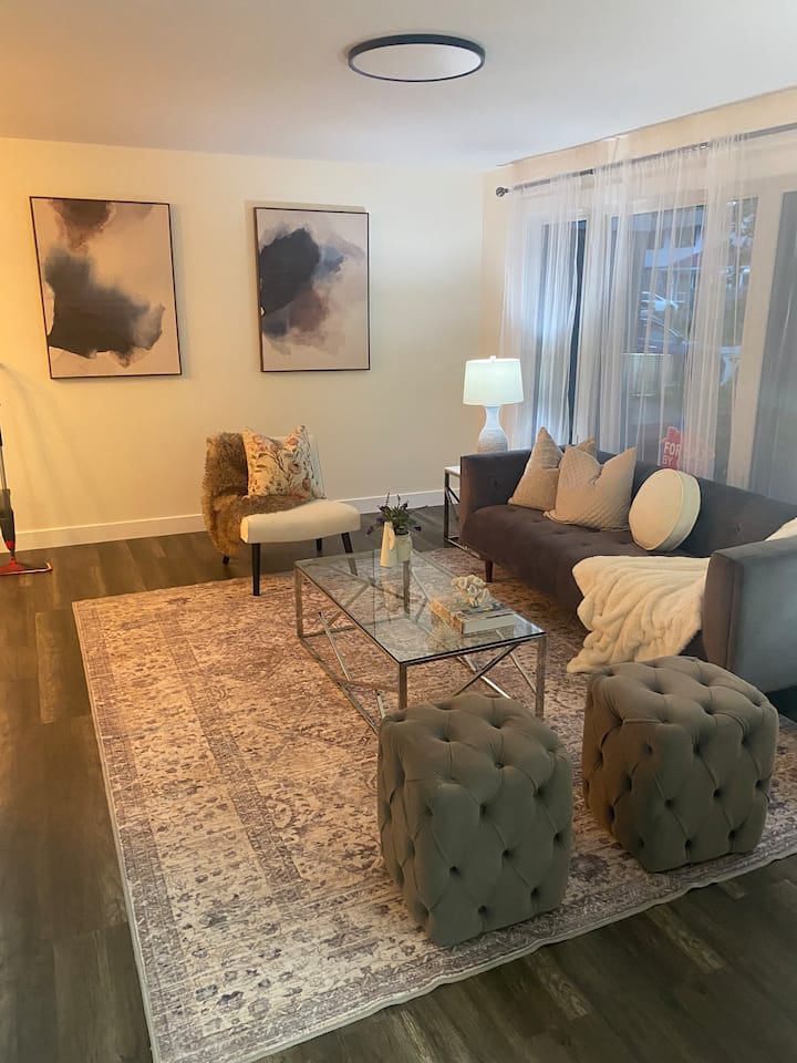 Country/modern In The Heart Of Bramalea! - ブランプトン