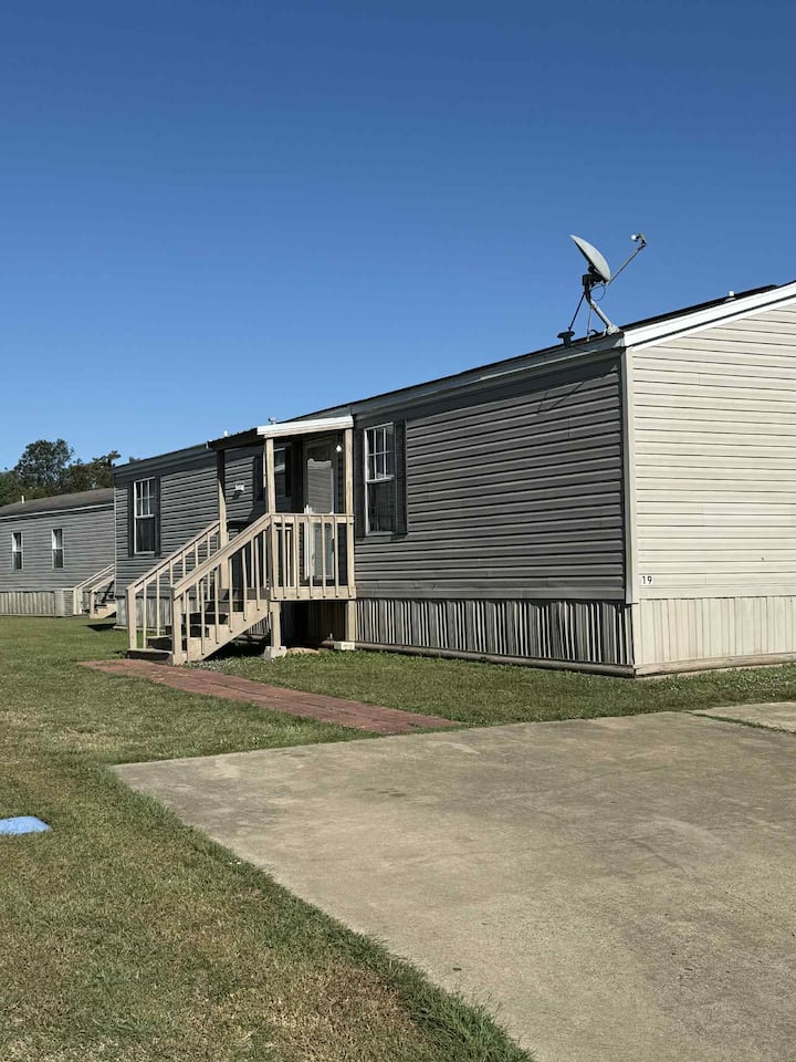 Cozy 2br Retreat Near Meta Site - Start, LA