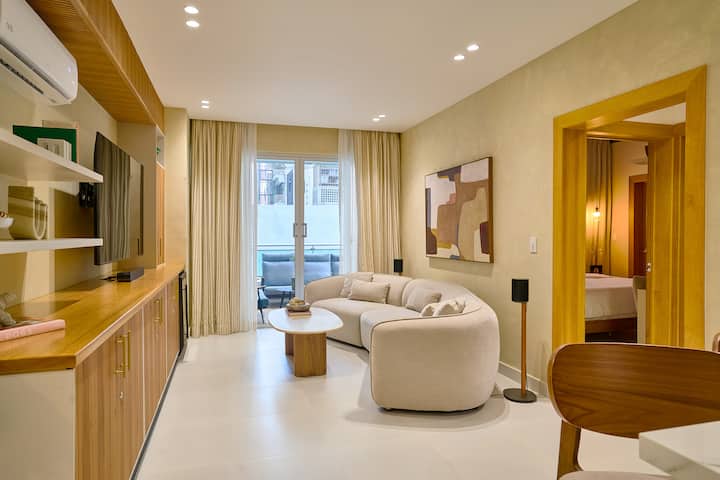 3 Bdrm @Naco, Big Terrace, Fast Wifi, Gym And Pool - Santo Domingo