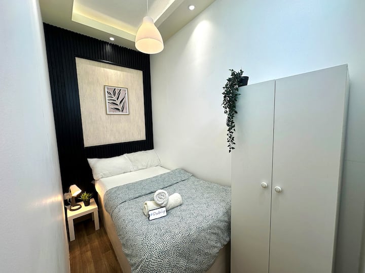 Urban Oasis Partition Room Near Icm Metro - Dubai
