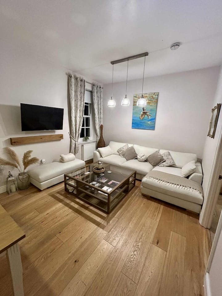Luxury 1 Bedroom Flat In Great Location - Bicester