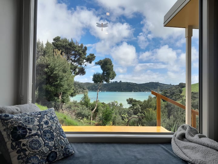 Bay Views, Sunsets & Relaxation Await. - Russell