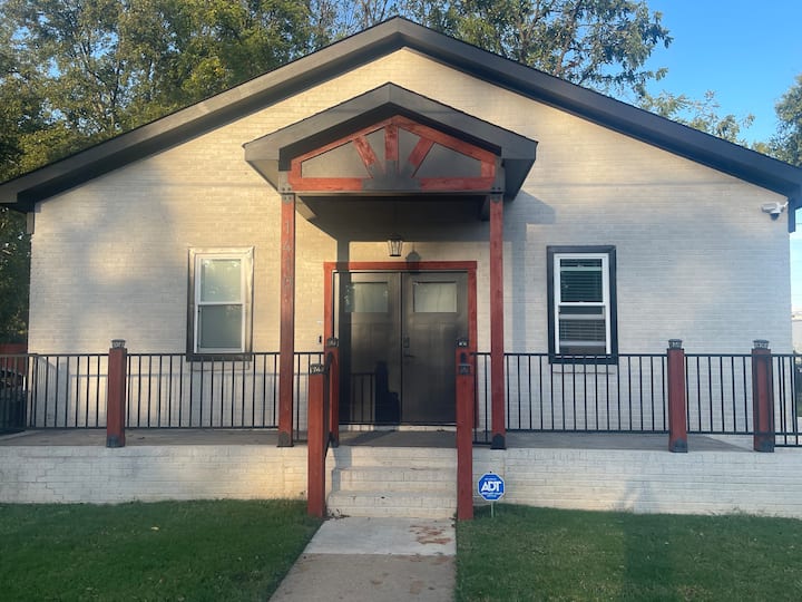 Intimate Spaces - Huntsville, AL