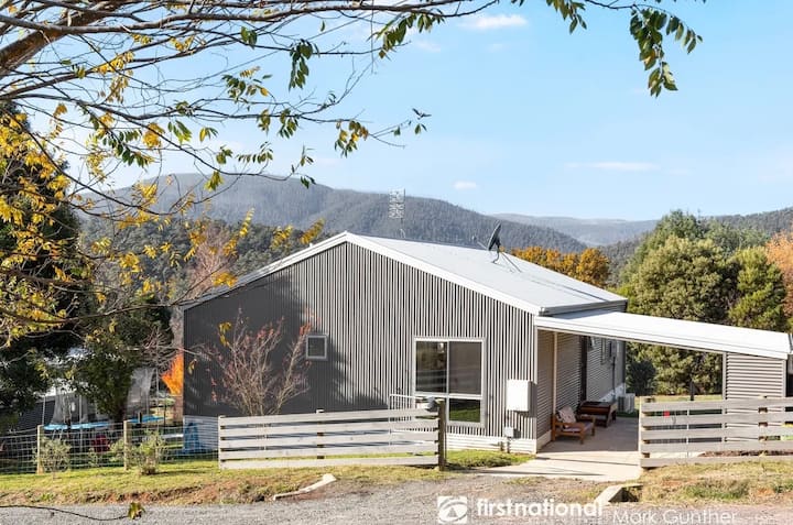 Modern Alpine Cabin Marysville - Marysville