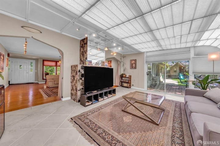 Cozy And Convenient Home - Palo Alto, CA