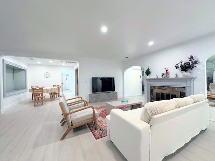 Convenient Family-friendly Home In Palo Alto - Palo Alto, CA