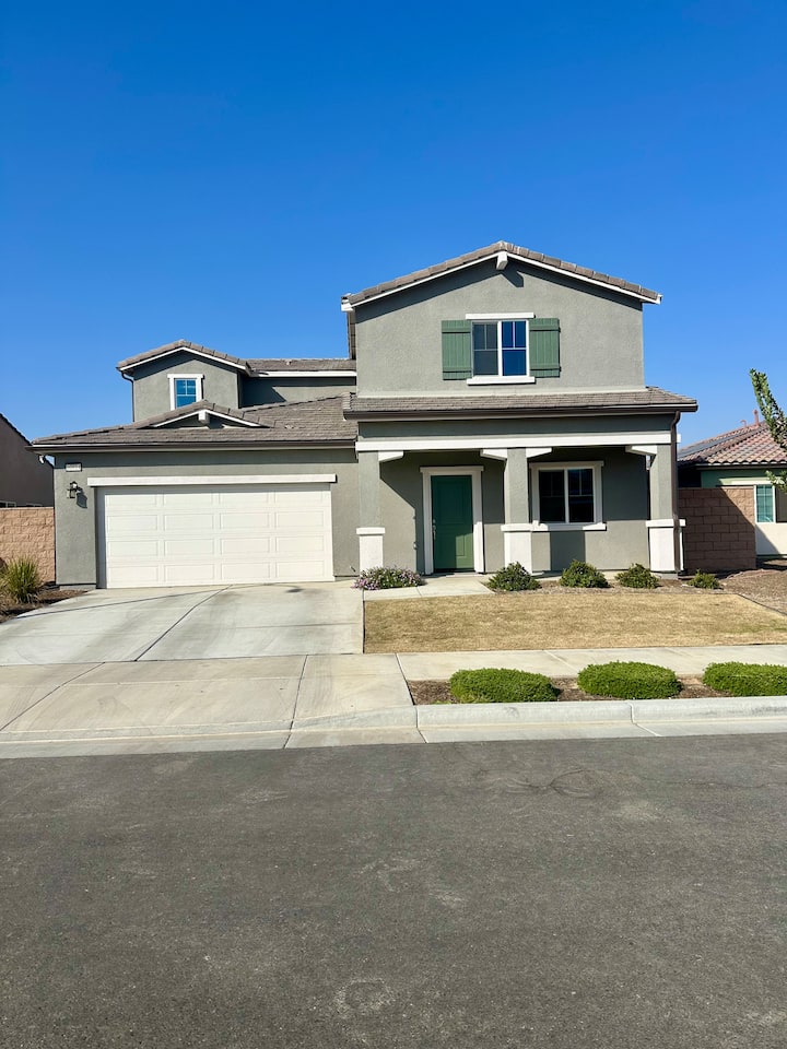 Peaceful 3 Bed Home Near Mesa Marin Mountain View - Bakersfield, CA