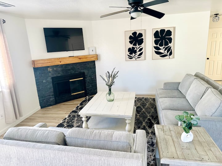 Newly Renovated 3br Home | Quiet Retreat - Merced, CA