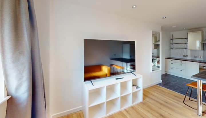 Three Bed Flat On Shakespeare St (Sleeps Up To 6) - Nottingham