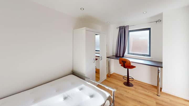 Three Bed Flat On Shakespeare St (Sleeps Up To 6) - Nottingham