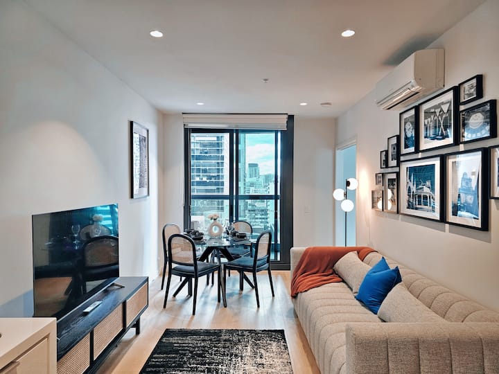 2 Bedroom + Balcony | City Centre Convenience - Brunswick
