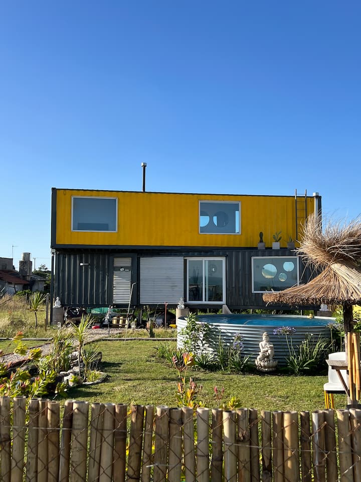 Casa Container Frente Al Mar. - Argentina