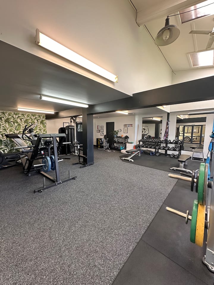 The Shed. Large House With Private Gym. - Motueka