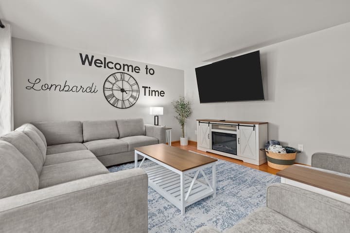 Lombardi Time - 3 Blocks To "The Frozen Tundra" - グリーン・ベイ, WI