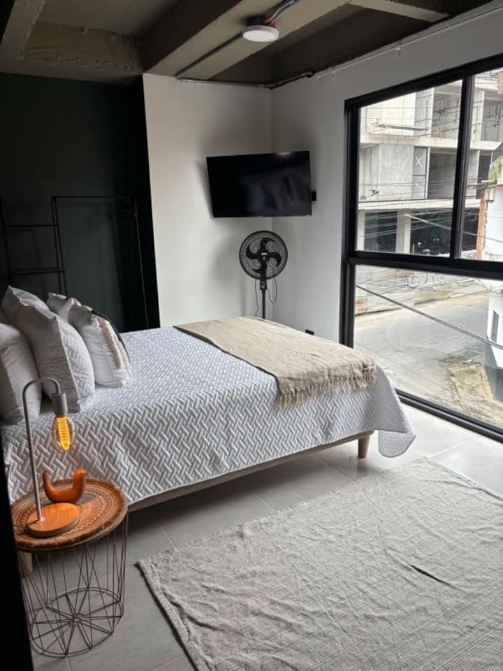 Habitación Moderna Y Tranquila | Ubicación Central - Medellín
