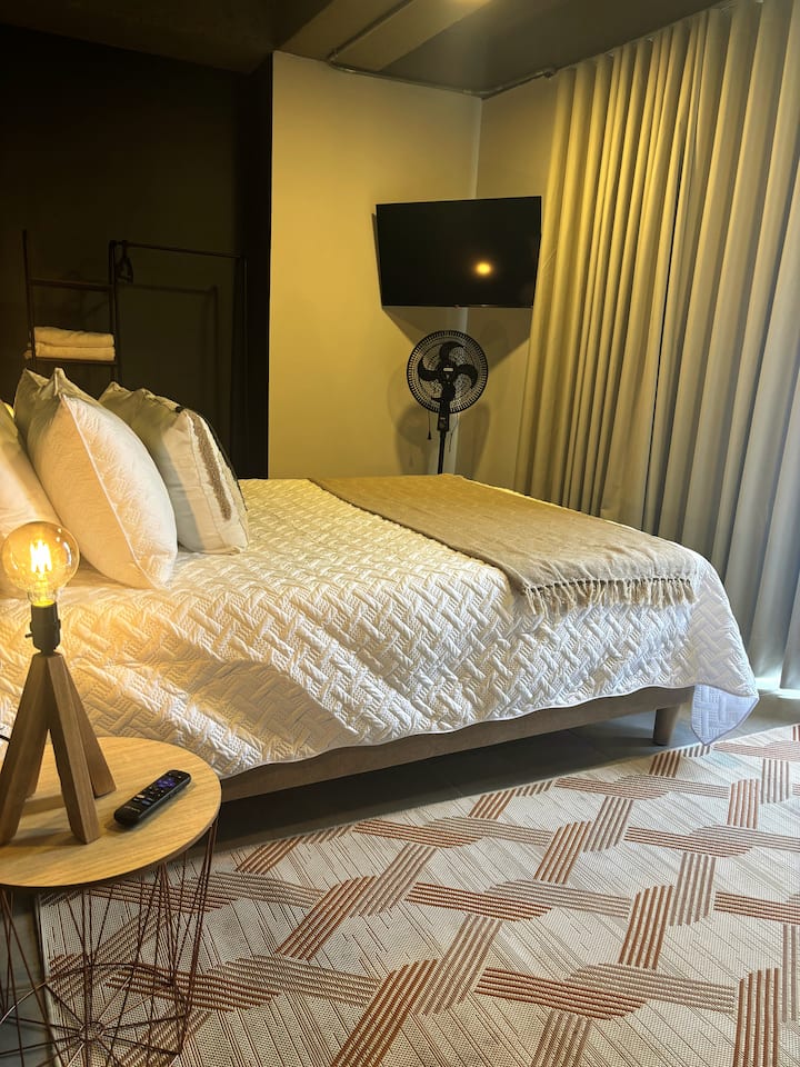 Cómoda Habitación Con Hermosa Vista De La Ciudad - Medellín