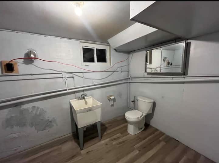 Long-term 3br Home W/ Parking & Finished Basement - Harrisburg, PA