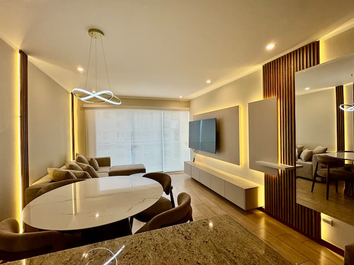 Apartamento Con Vista Al Mar Y Cochera - Lima