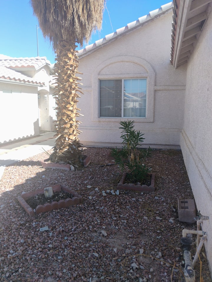 Beautiful Home Near Nellis Air Force Base - North Las Vegas, NV
