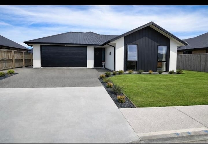Stackwood Lodge - Relaxed Stay For All Seasons - Kaiapoi